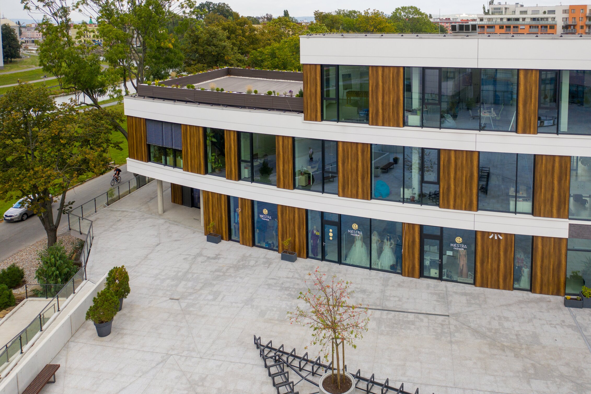 Kompaktní desky Fundermax pro venkovní použití | JAF HOLZ