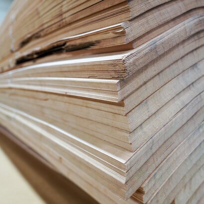 Furniere und Furnierholz | J. u. A. Frischeis