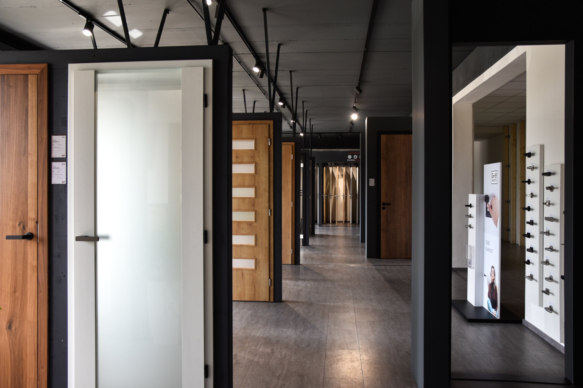 Pobočka Vyškov Tovární | JAF HOLZ