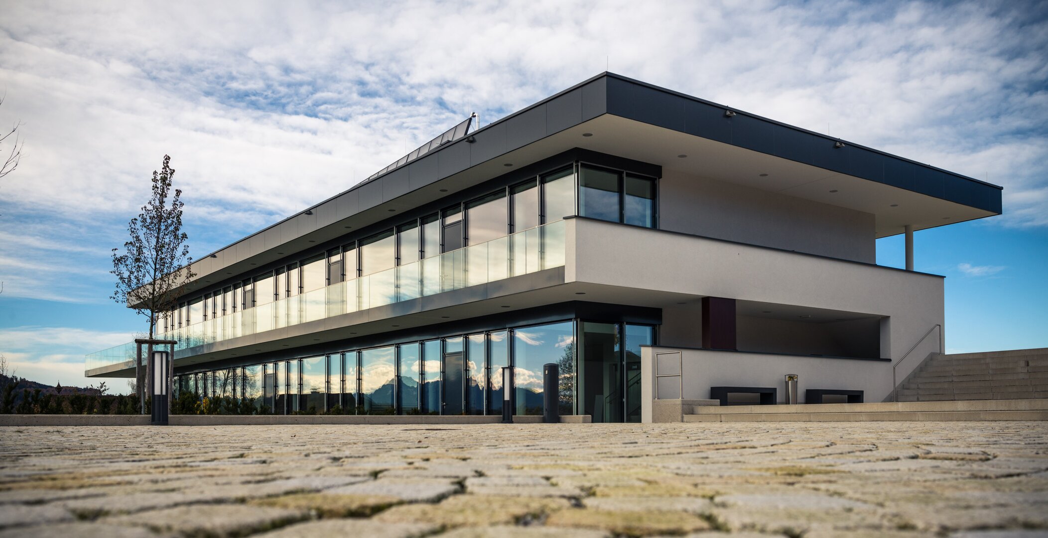 Fundermax Compact Exterior 2.3 – Fassaden neu definiert